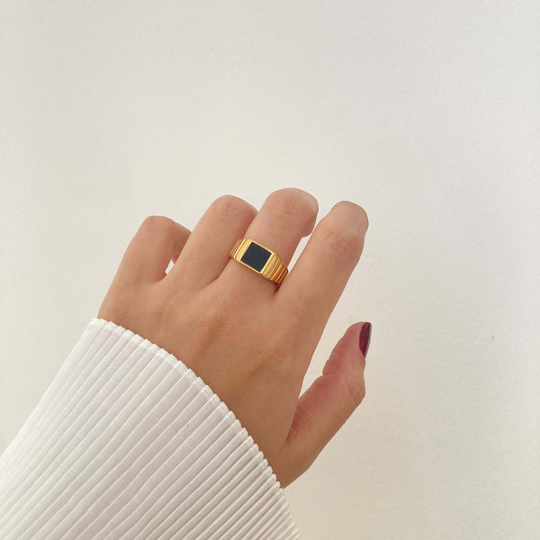 Black Square Ring – Embellished.co